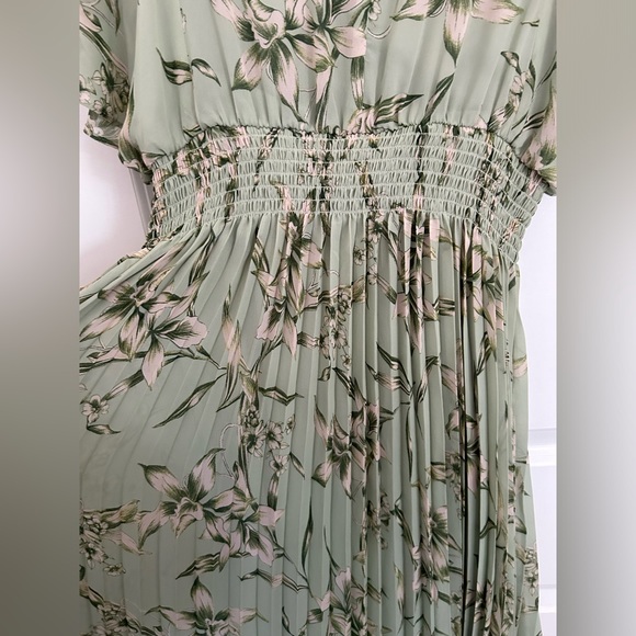 Taylor | Dresses | Taylor Green Dress Long With Slip Under Flowy Floral ...
